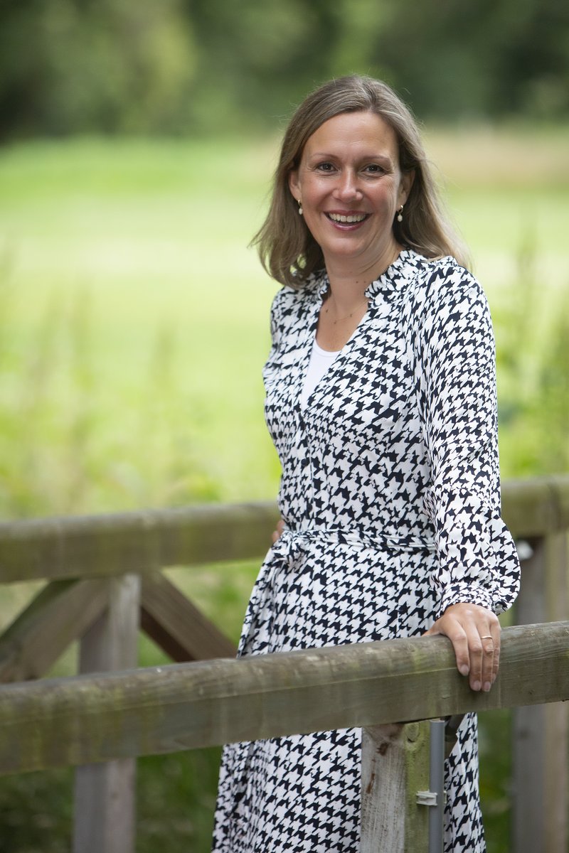 Gemeente Alphen Chaam: Wethouder J.A.M.J. (Judith) van Loon